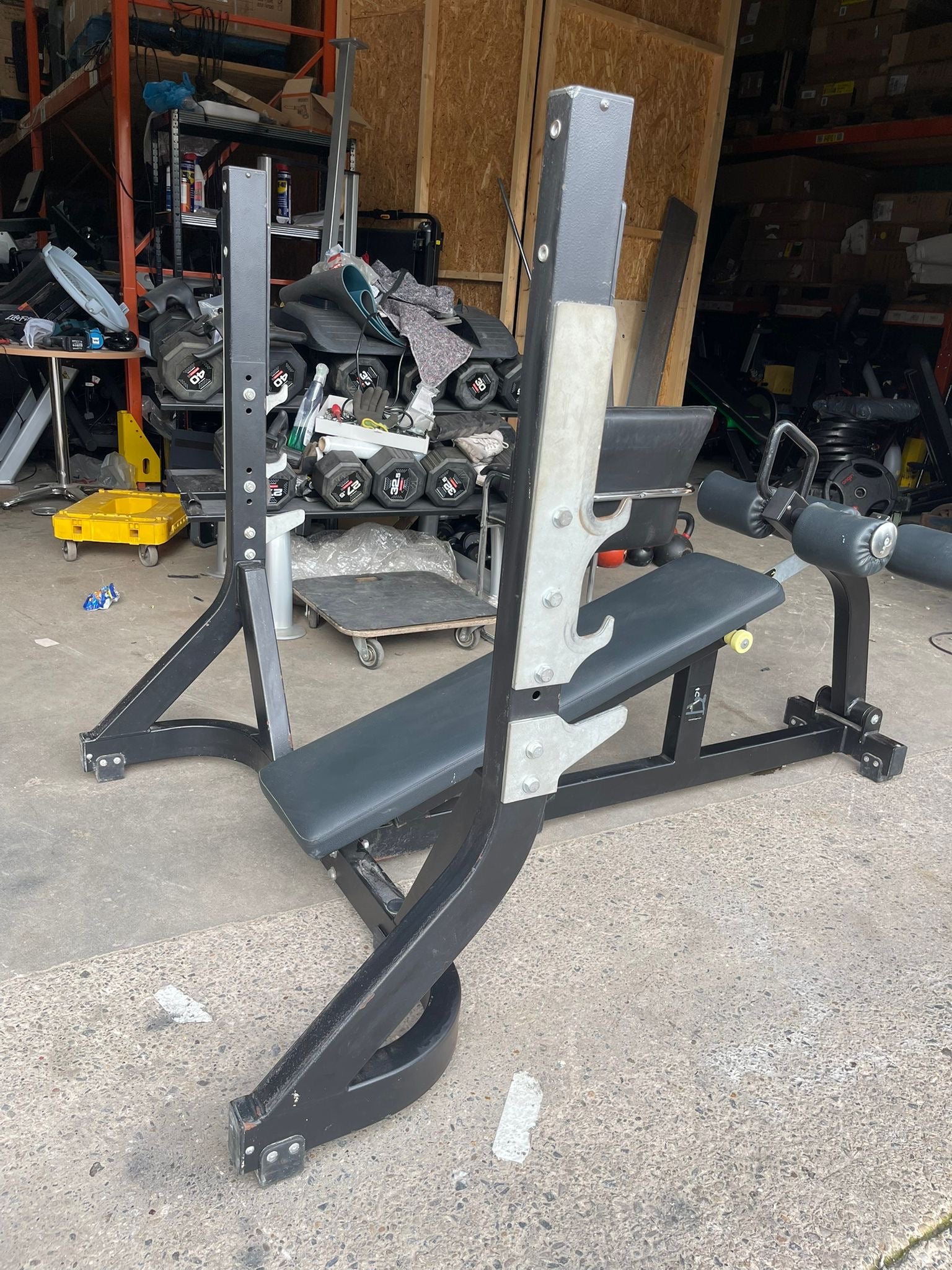Technogym Olympic Decline Bench Press Pure Strength - Commercial Gym E ...